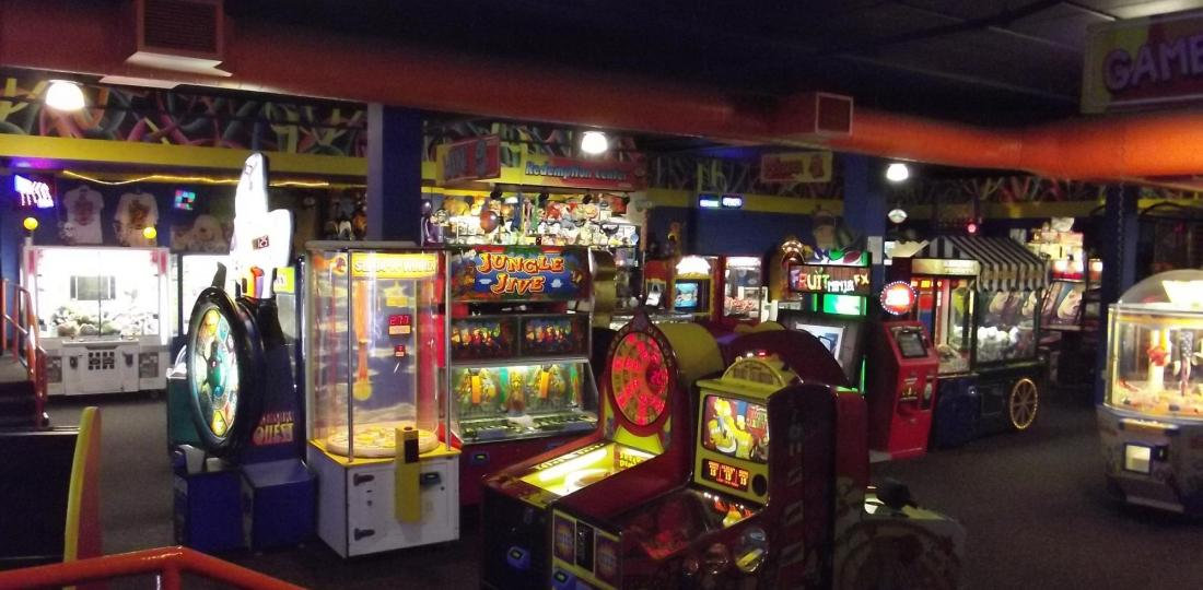 Crazy Coyote's Arcade Cave at the Timber Ridge | Best Of Lake Geneva